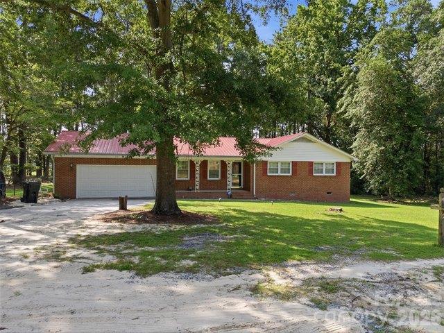 276 Dixie Trl, Hamlet, NC 28345