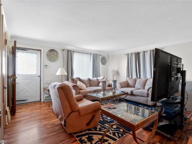 276 E 242nd Street