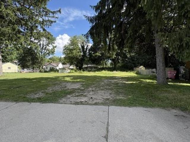 276 E Center St, Coloma, MI 49038