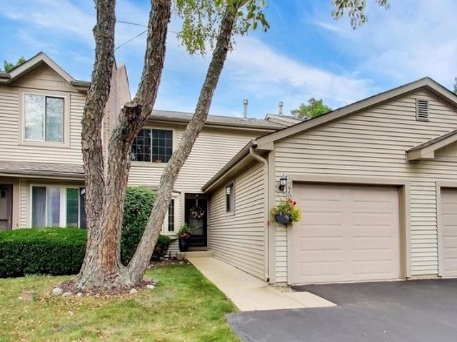 276 E Forest Knoll Dr, Palatine, IL 60074