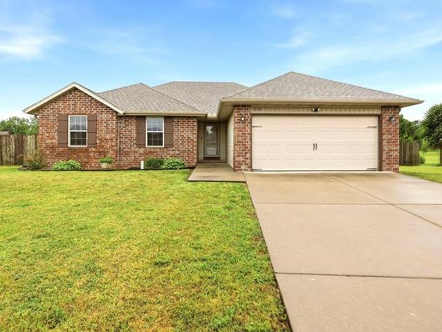 276 E Garnet Dr, Republic, MO 65738