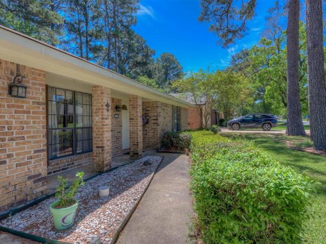 276 Hanging Moss Trail