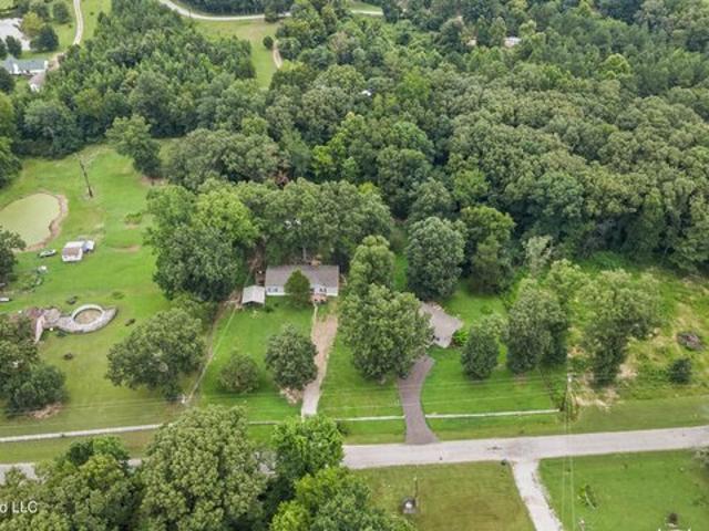 276 Hill View Cir, Byhalia, MS 38611