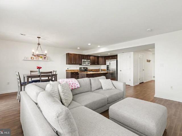 276 Melbourne Lane