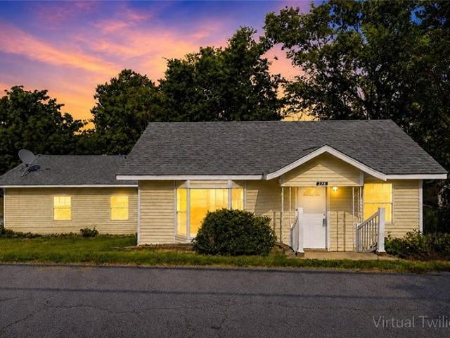 276 N A St, Centerton, AR 72719