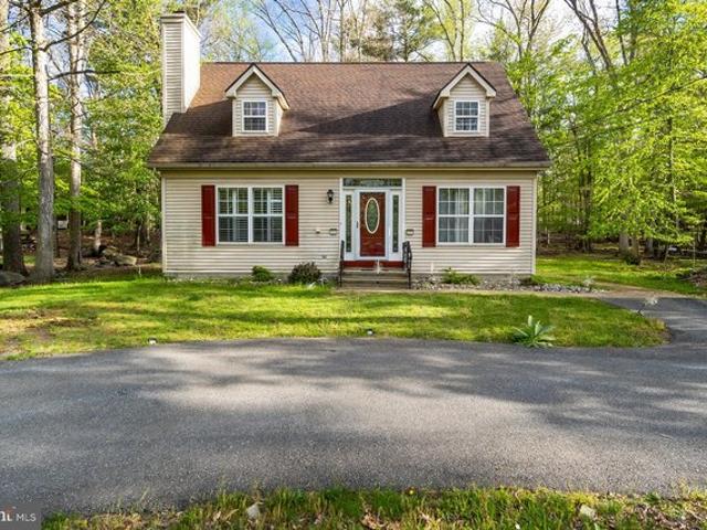 276 Spicebush Dr, East Stroudsburg, PA 18301