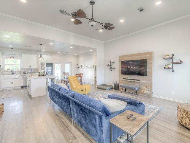 276 Resort Dr, Livingston, TX 77351 | MLS #75443