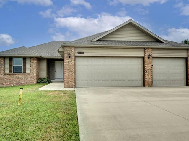 276 W Picardy St, Republic, MO 65738