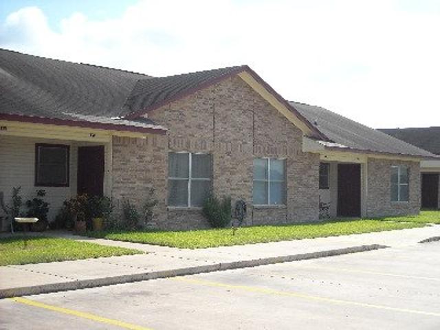 27745 S. Kansas City Rd 2 beds, 1 full bath