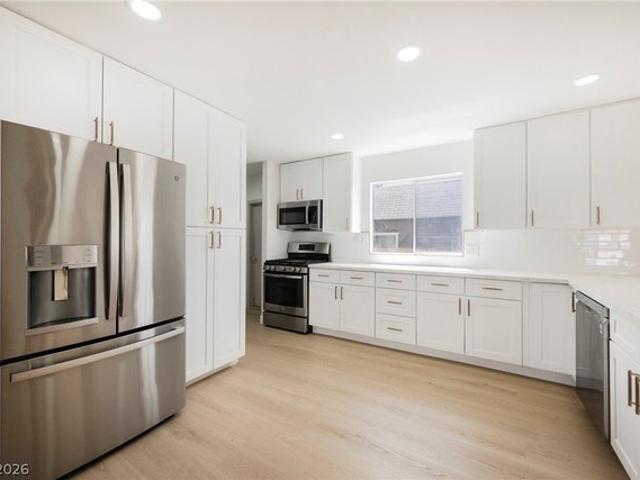 2774 Rainer Ct, Las Vegas, NV 89142