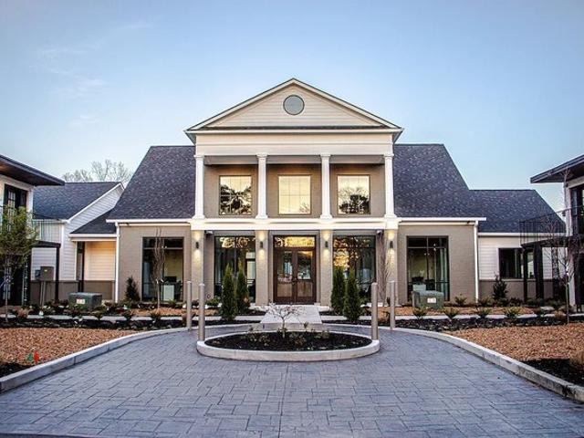 2774 S Mendenhall Rd, Memphis, TN 38115