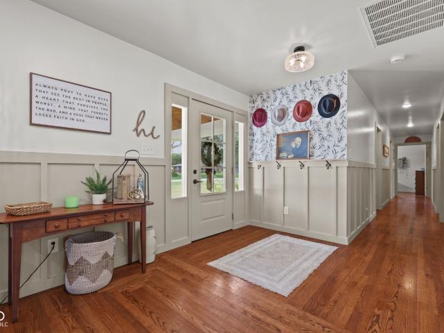 2774 W Hickory Drive