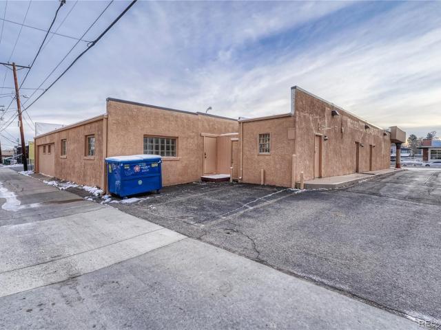 2775 S Broadway