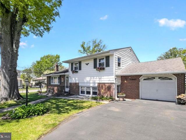 2775 Woodrow Ave, Glenside, PA 19038