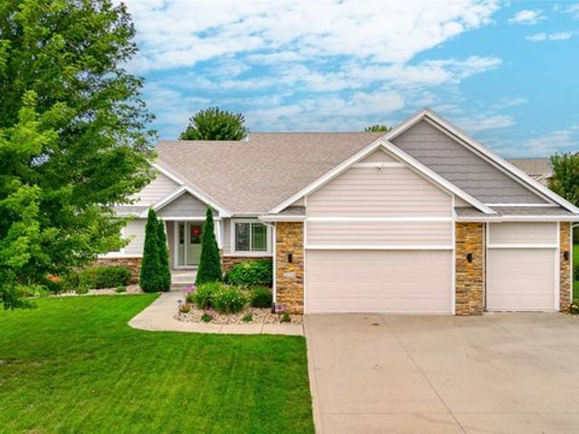2776 NW 166th Ct, Clive, IA 50325