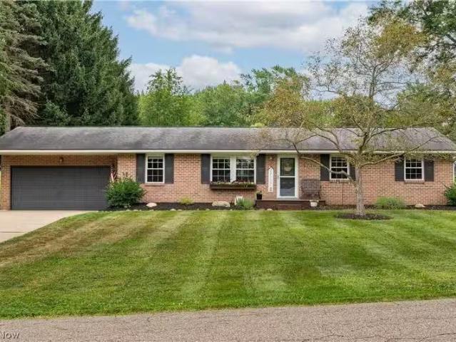 2776 Brouse Street NW, Uniontown, OH 44685 653775939