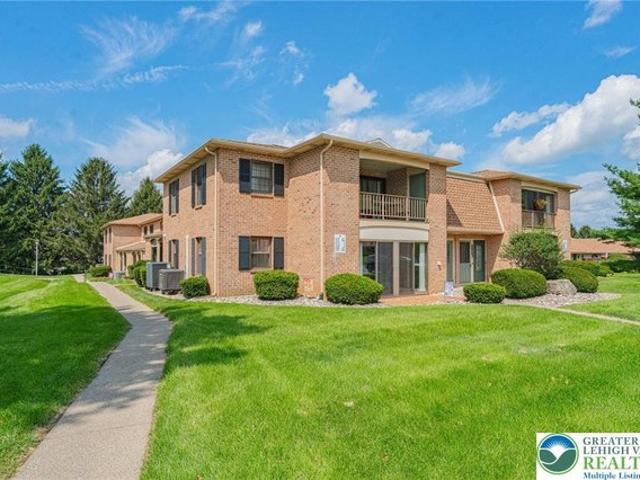 2776 Rolling Green Pl, Lower Macungie Township, PA 18062