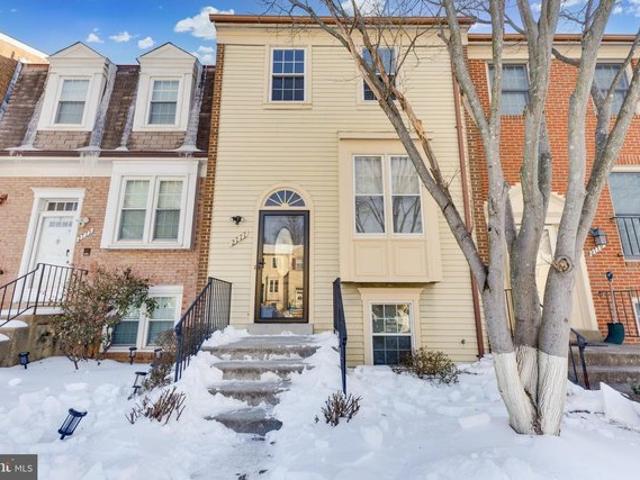 2777 Grovemore Ln, Vienna, VA 22180