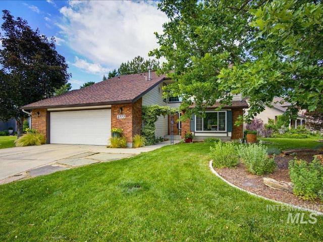 2779 S Falling Brook Way