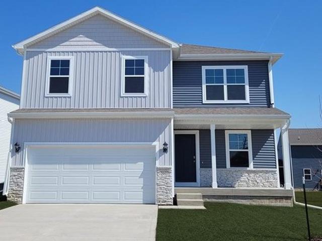 2770 Cecelia Dr, Hiawatha, IA 52233