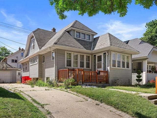 2771 N 56th St, Milwaukee, WI 53210
