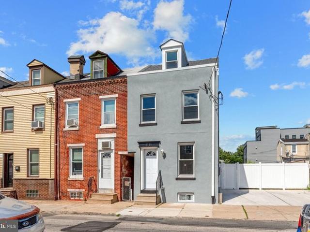 2771 2 Ash St, Philadelphia, PA 19137