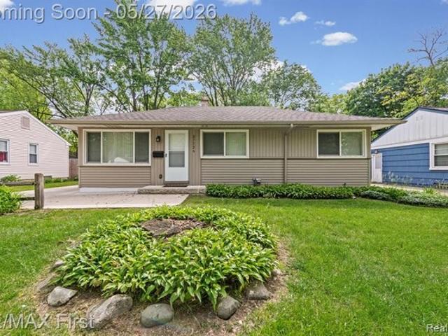 27726 Lexington Pkwy, Southfield, MI 48076