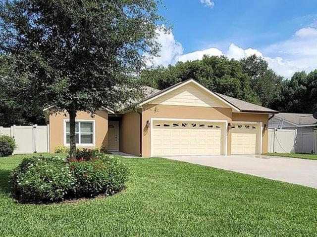 27728 Lisa Dr, Tavares, FL 32778