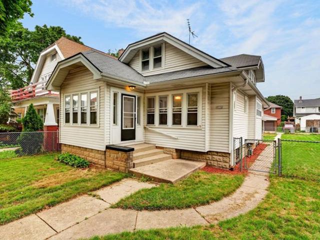 2772 N 52nd St, Milwaukee, WI 53210