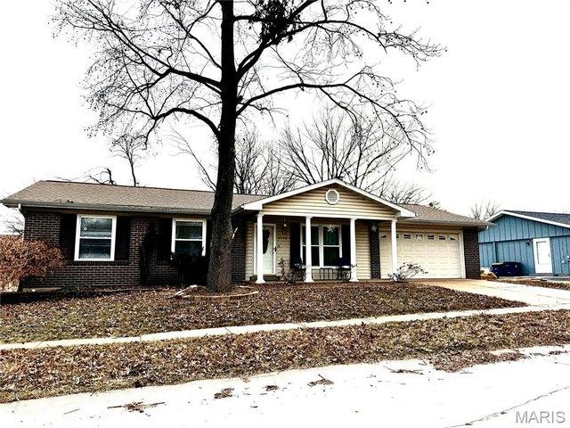 2772 Cliffwood Trl, Saint Louis, MO 63129