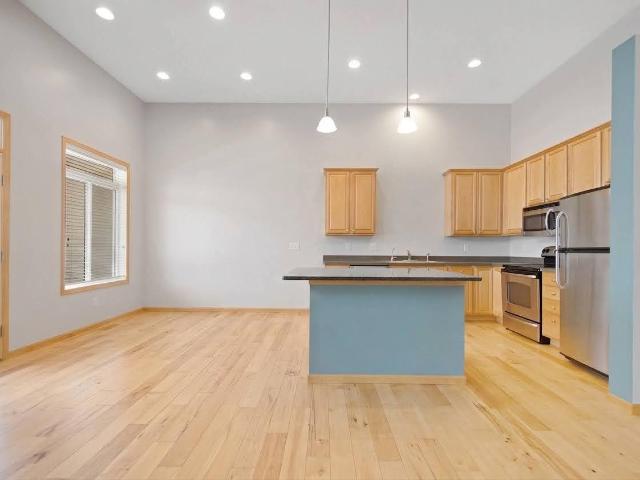 2772 th Street W