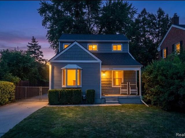 27731 Glenwood St, Saint Clair Shores, MI 48081