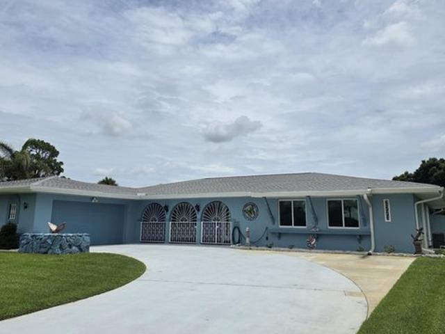 2773 SE Pine Valley St, Port Saint Lucie, FL 34952