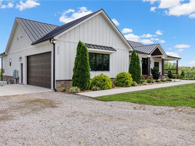 277 Crooked Road