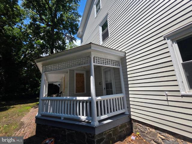 277 E Broadway