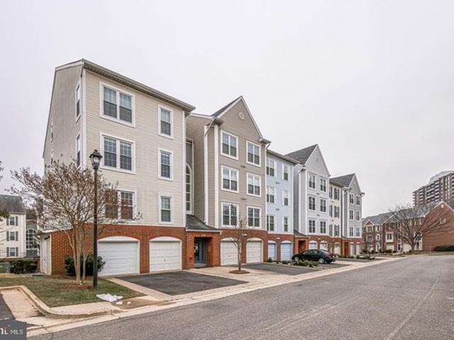 277 S Pickett St Apt 302, Alexandria, VA 22304