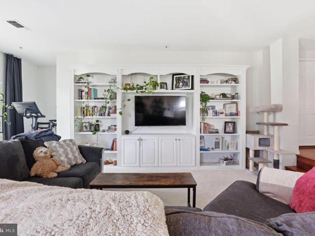 277 S Pickett Street # 302