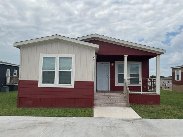 277 Pineland Ave, Kyle, TX 78640