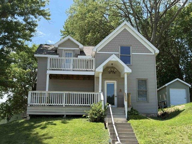 277 Quince St, Dubuque, IA 52003