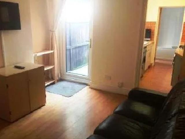 277 Warwards Lane, Stirchley, B29 7QR, United Kingdom | Room for rent #134705793 | Rentberry