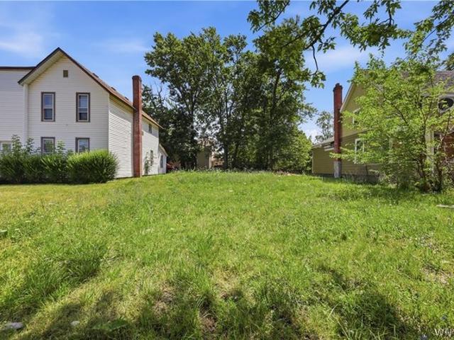 277 Washburn St, Lockport, NY 14094