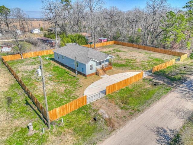277 Vicksburg Ln, Livingston, TX 77351
