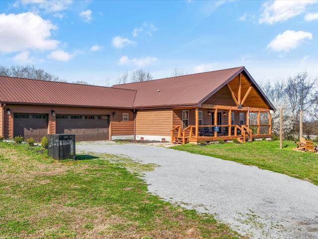 2784 Maplecrest Lane