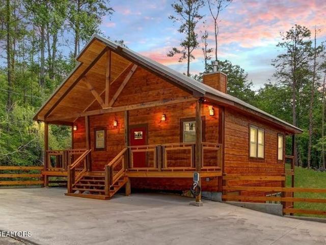 2784 Easy St, Sevierville, TN 37862