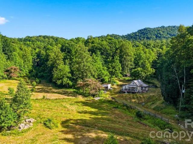 2784 St John Rd, Lenoir, NC 28645
