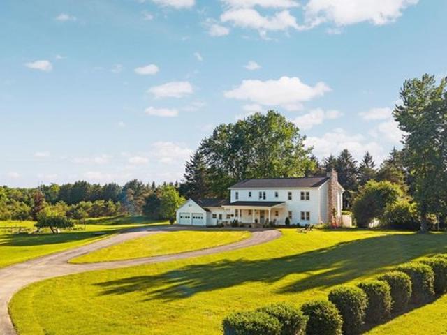 2784 Willsey Rd, Traverse City, MI 49696
