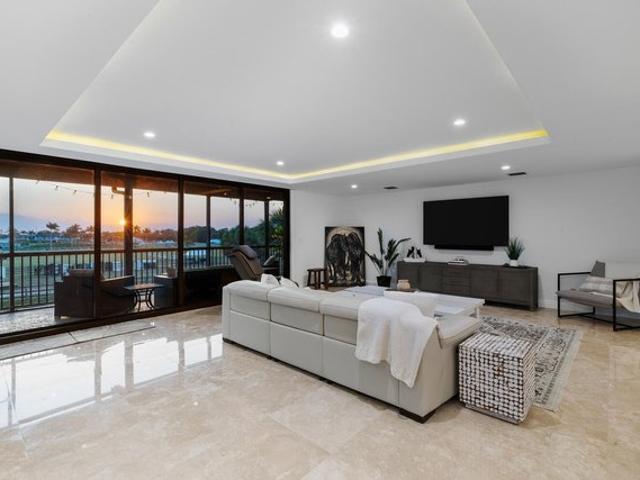 2785 Polo Island Dr Apt J301, Wellington, FL 33414
