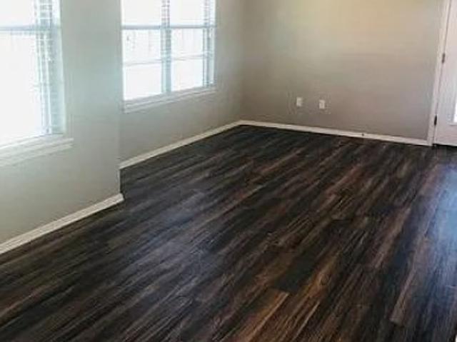 2787 W Blackstone