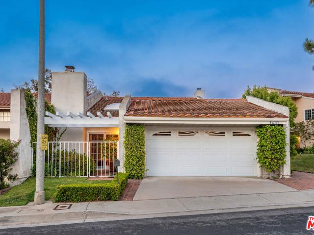2788 Bottlebrush Drive