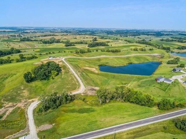 2788 Fox Dr, Williamsburg, IA 52361